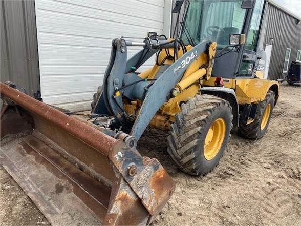 John Deere 304J