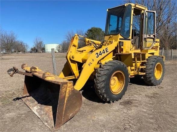 John Deere 344E