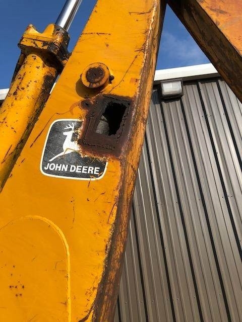 John Deere 710B