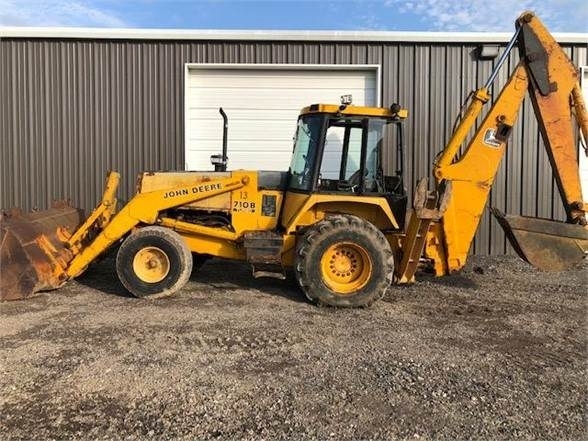 John Deere 710B