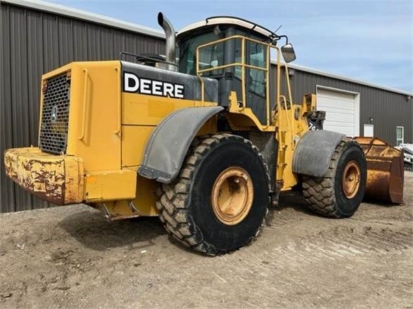 John Deere 744J