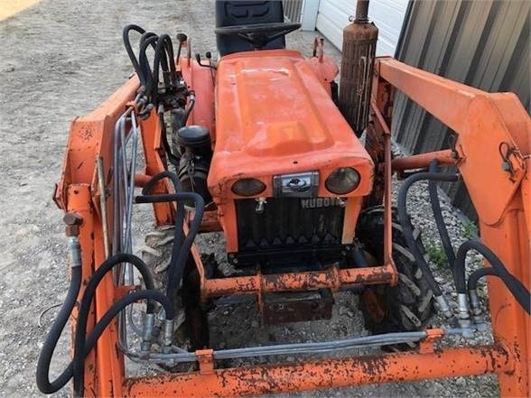 Kubota B7100