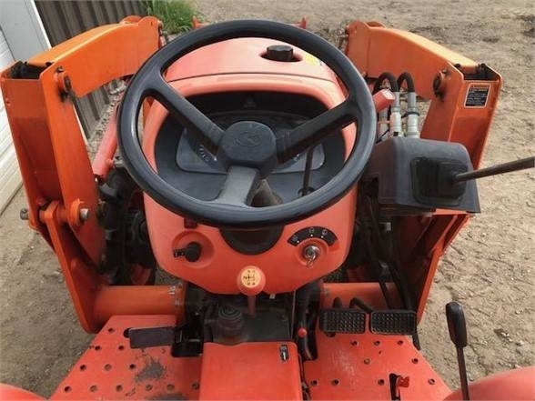 Kubota L3200