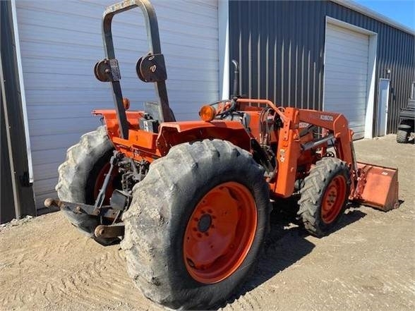 Kubota M4700