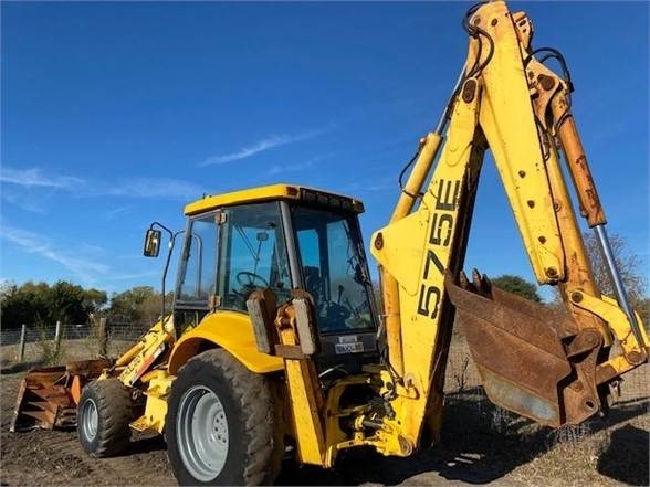 New Holland 575E