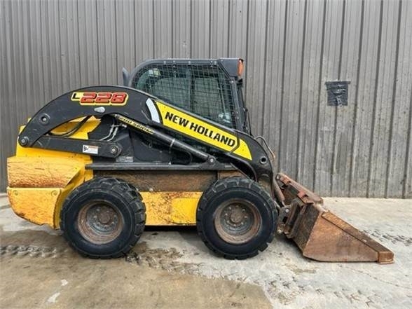 New Holland L228