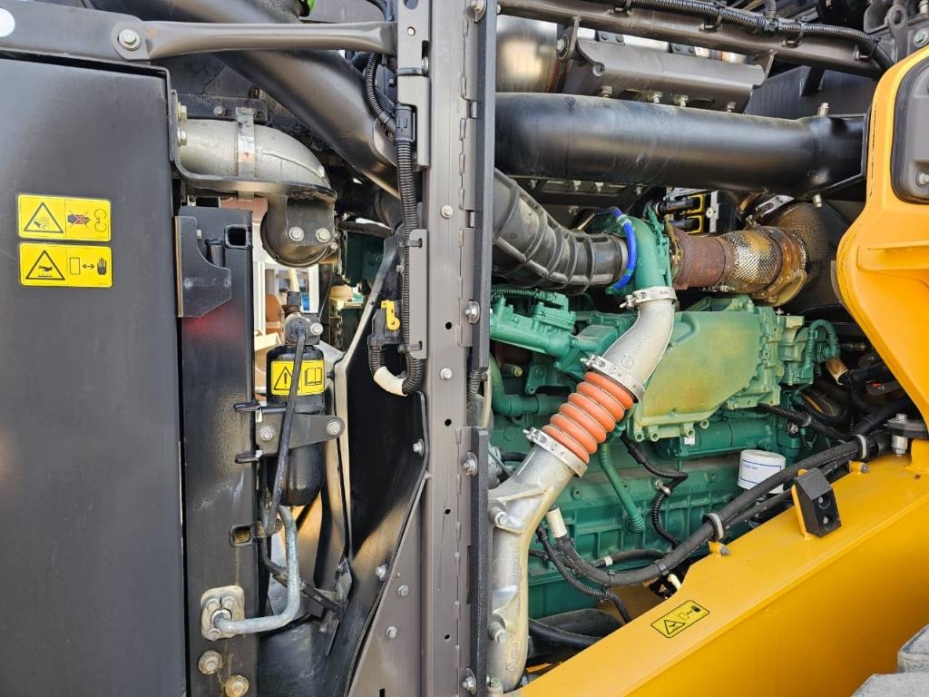 Buy Used Volvo L90H Wheel loader for sale in Stockholm, Sweden · PAN ...