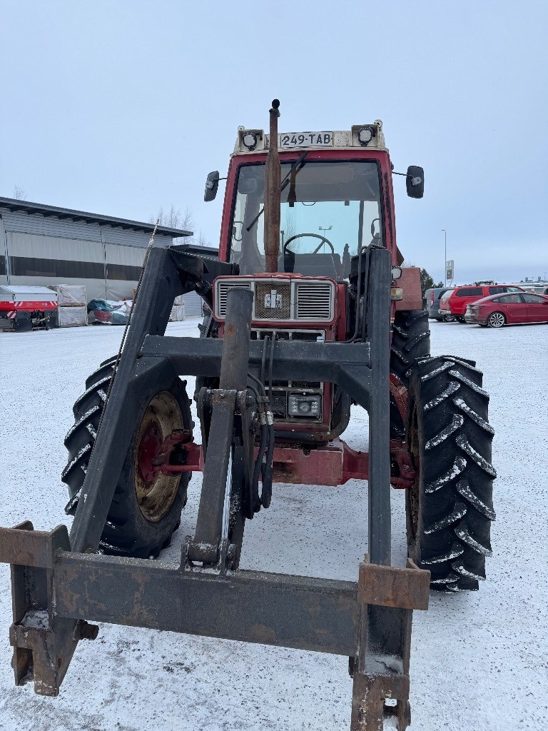 International 856 XL - Traktorit - Maatalous - Agritek-vaihtokoneet