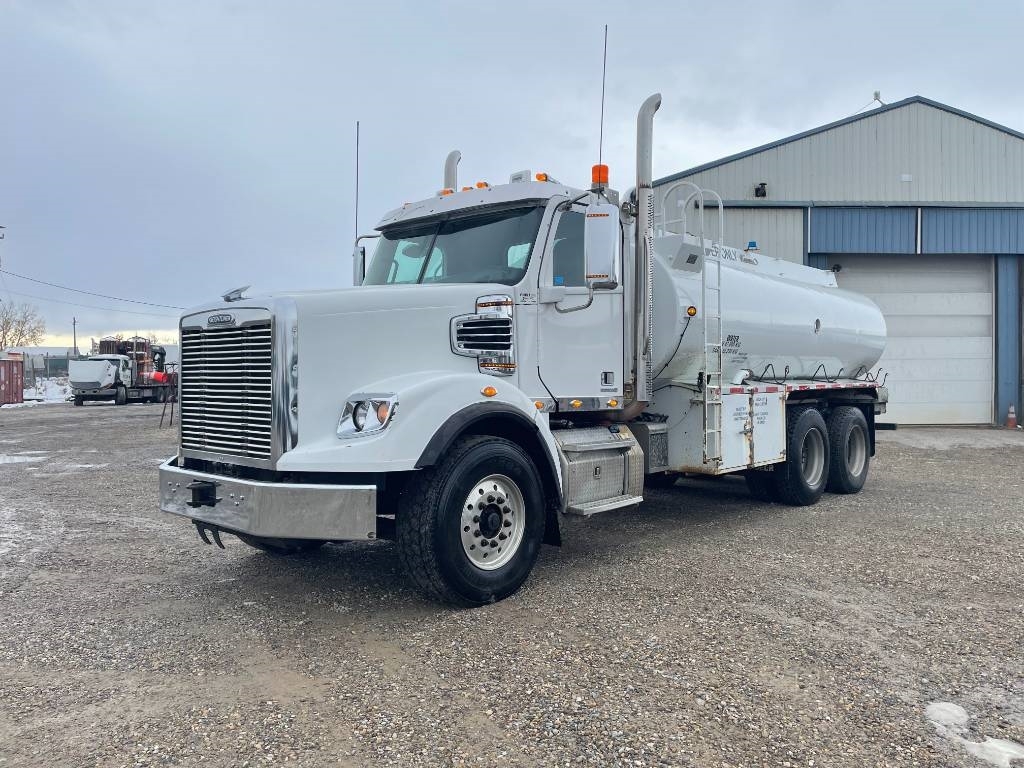 Freightliner Coronado 122 SD