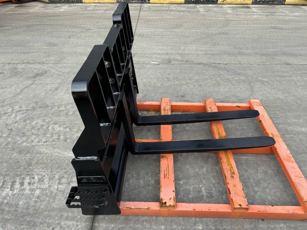 Bedrock Skid Steer Loader HD Fork Carriage, 57in