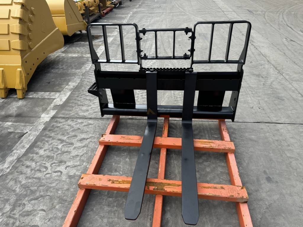 Bedrock Skid Steer Loader HD Fork Carriage, 57in