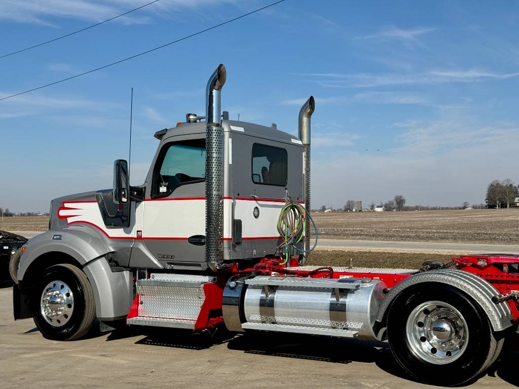 Kenworth W 990