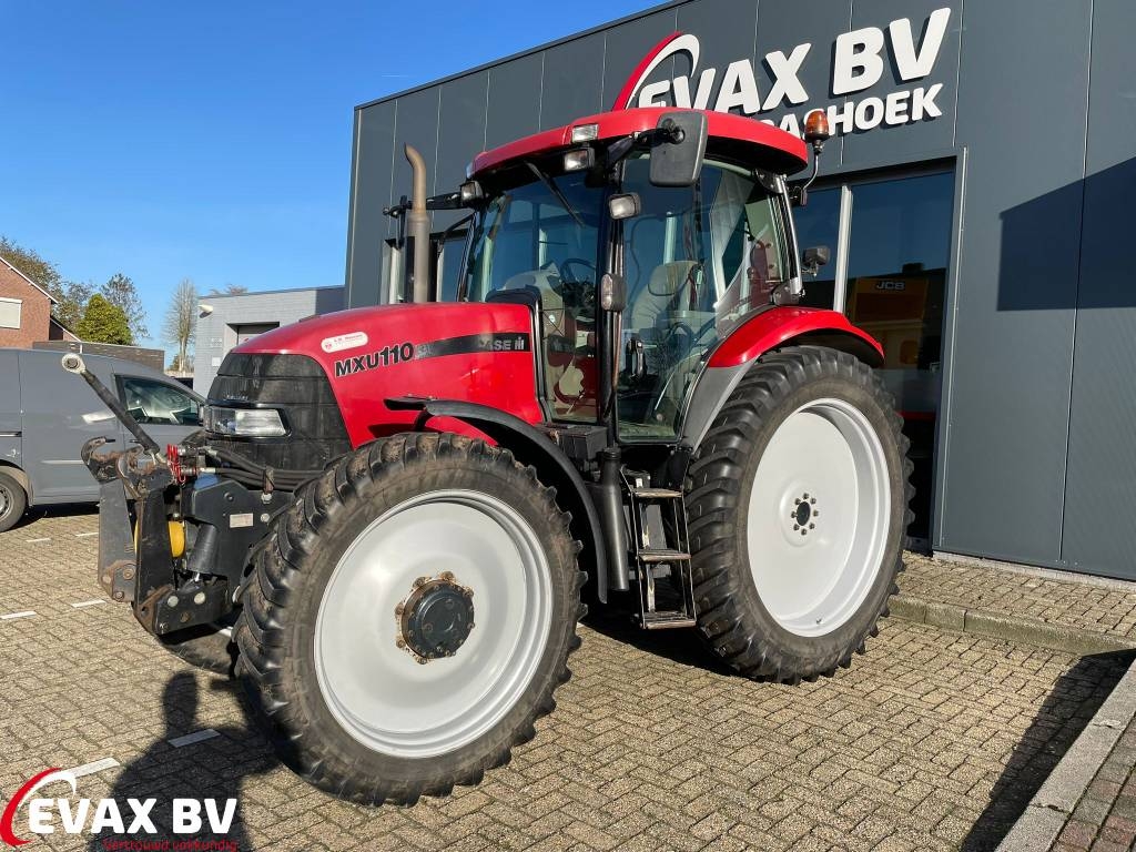 Tractoren - Landbouwmachines - Evax BV
