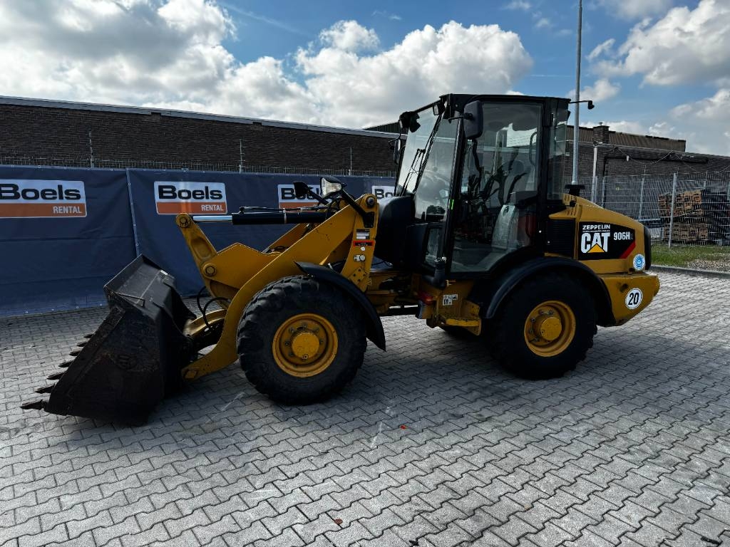 CAT 906H2 - Wheel Loaders - Construction Equipment - Boels