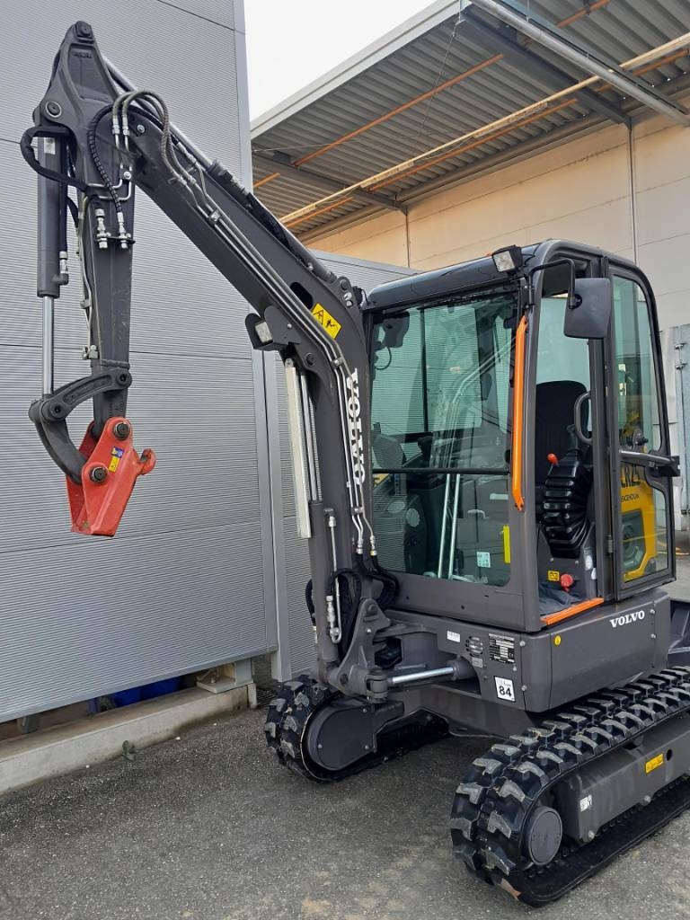 Volvo ECR 25 Electric - Tracked / Mini excavators - Products - Wacker ...