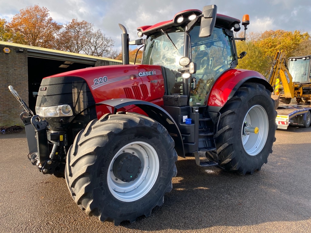 Case IH Puma 220 - Tractors - Agriculture - Mark Hellier