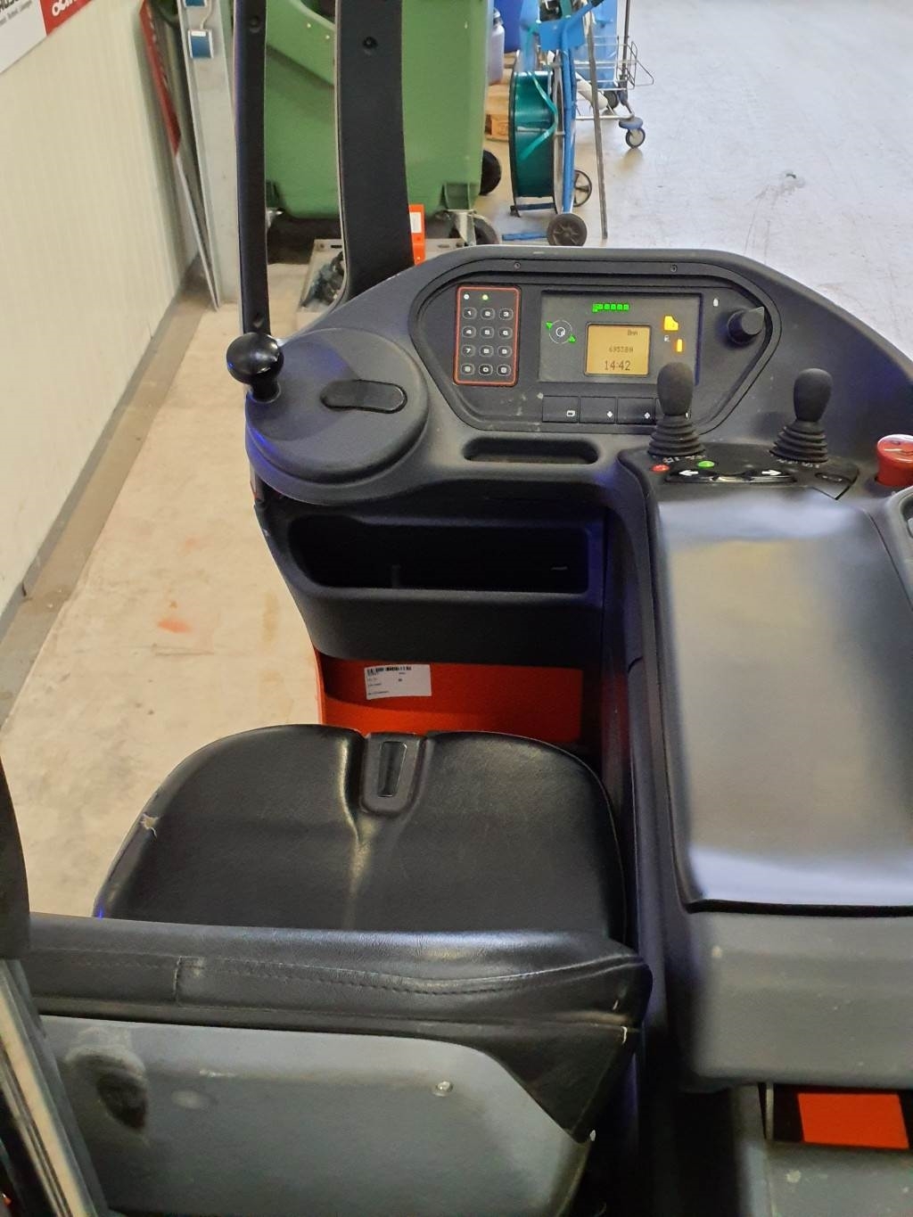 Linde R16HD - Reach trucks - Material Handling - Beutlhauser