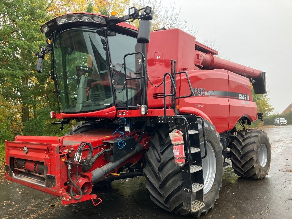 Case IH Axial 8240 - Combine Harvesters - Agriculture - Danish Agro ...
