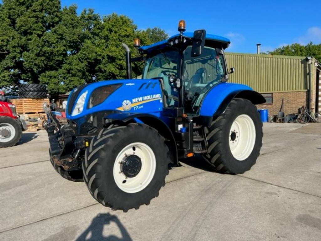 New Holland T7.225 AC - Tractors - Agriculture - Mark Hellier