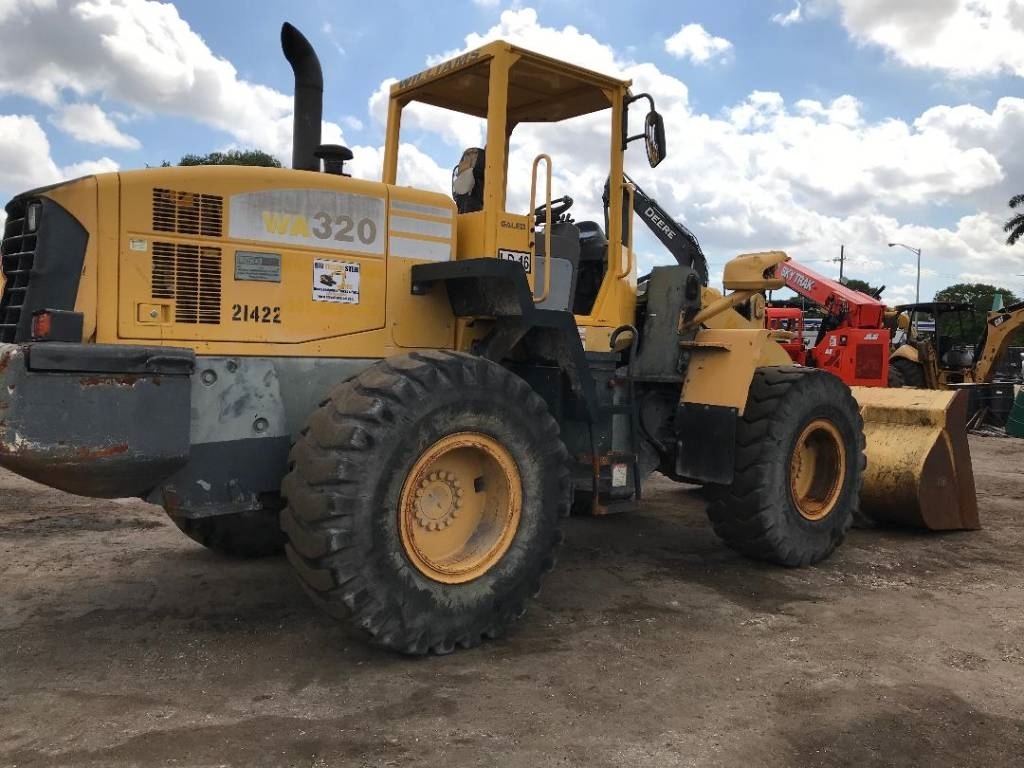 Komatsu WA320-5