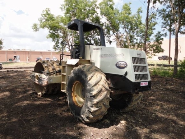 Ingersoll Rand SD100F Pro Pac 84" Padfoot Vibratory Compactor