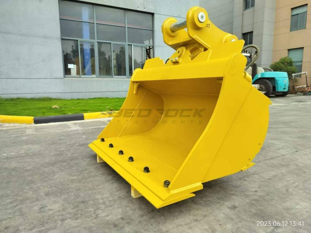 CAT 60” TILT DITCH CLEANING BUCKET CAT 320 B LINKAGE