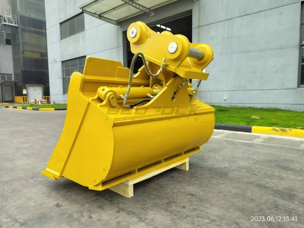 CAT 60” TILT DITCH CLEANING BUCKET CAT 320 B LINKAGE
