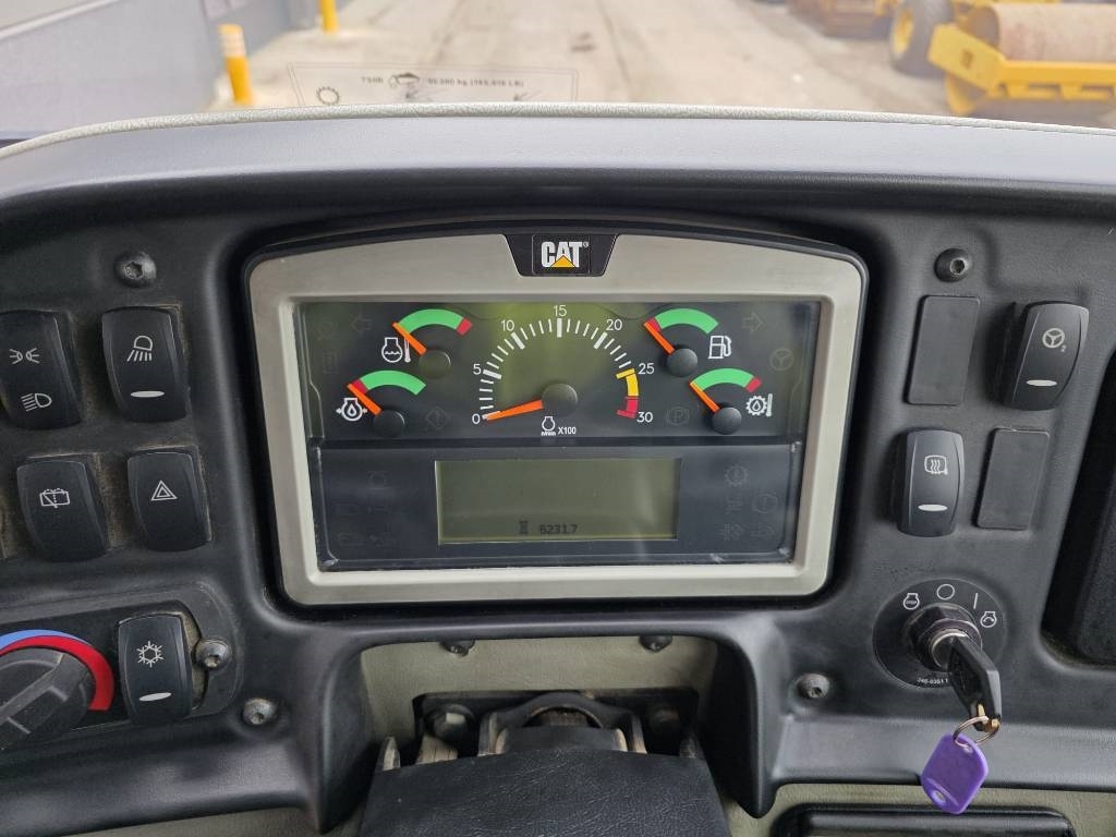 CAT 735 B - JR Trading | Your reliable partner in used equipment