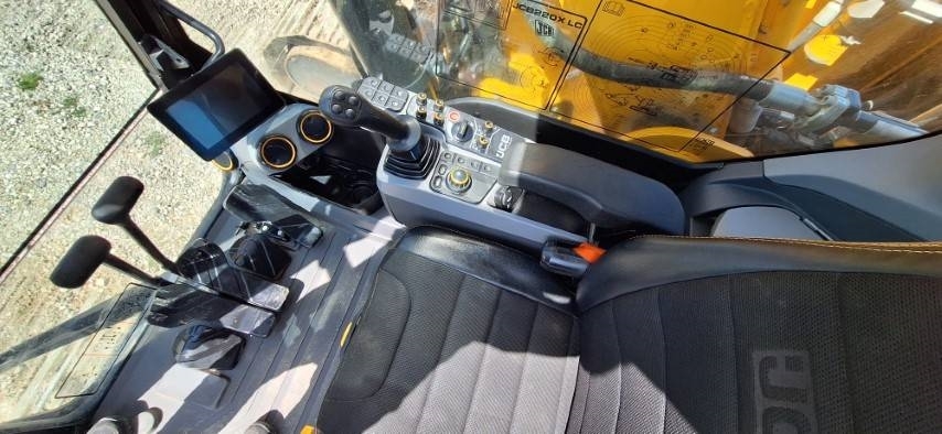 JCB 220X LC - Tracked excavators - Construction - Terra World