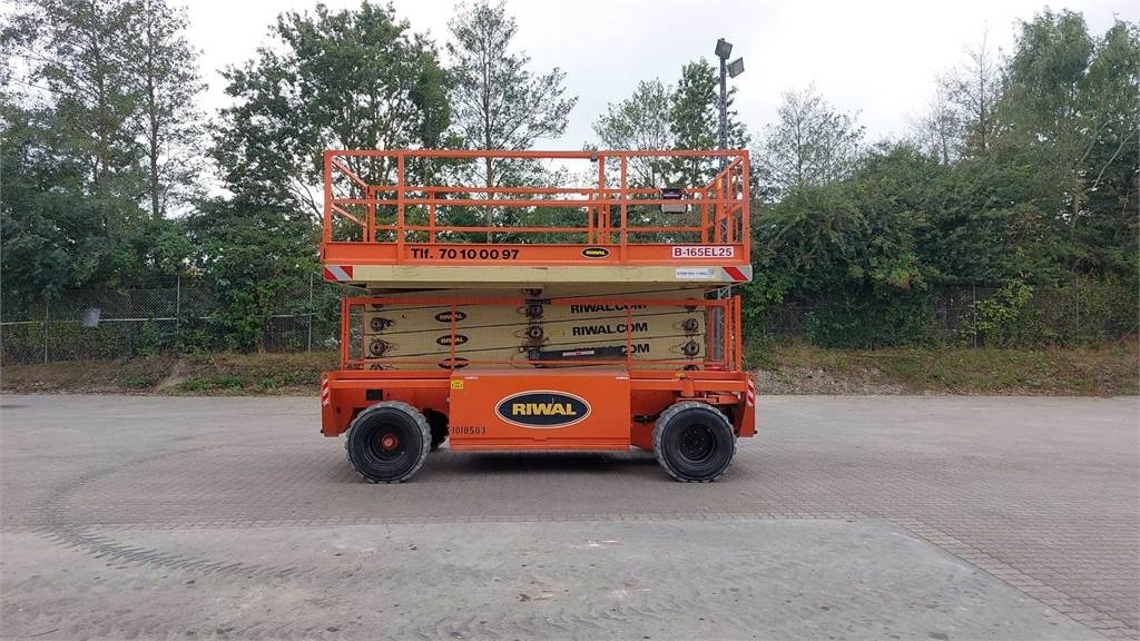 Holland Lift B165EL25 - Scissor Lifts - Construction Equipment - Boels