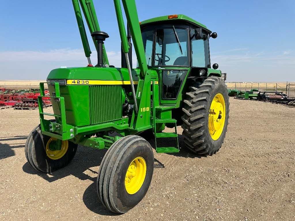 John Deere 4230