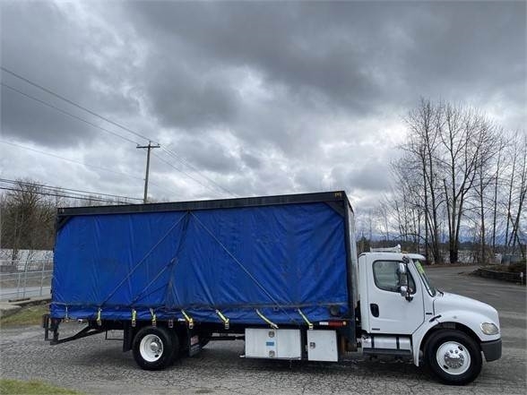 Freightliner BUSINESS CLASS M2 106