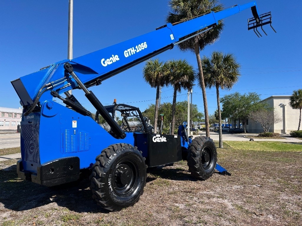 Genie GTH 1056