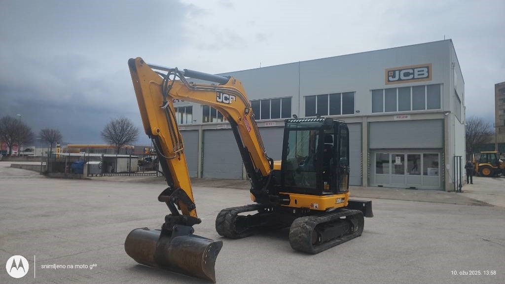 JCB 86 C-2 + Mechanical Quick Hitch - Midi excavators 7t - 12t - Construction - Terra World