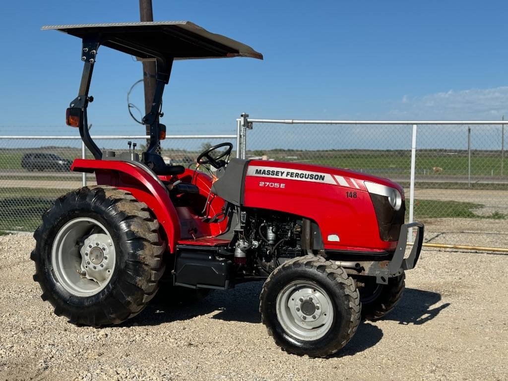 Massey Ferguson 2705 E
