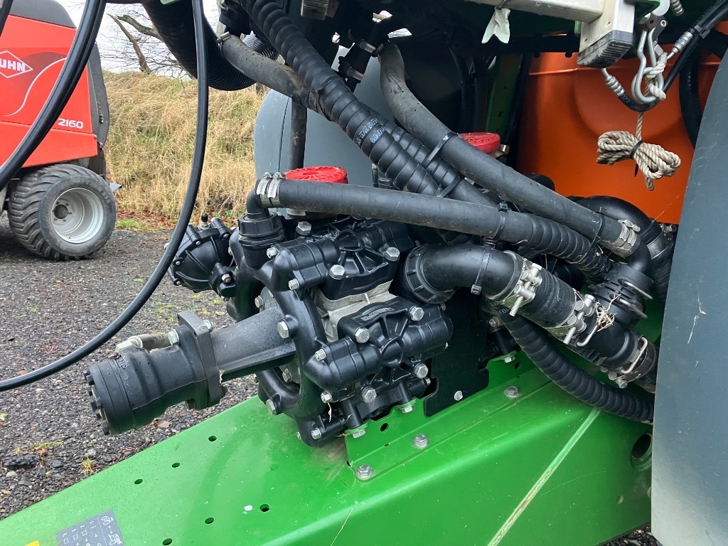 Amazone UX 5201 Super - Trailed sprayers - Agriculture - Alan Mackay