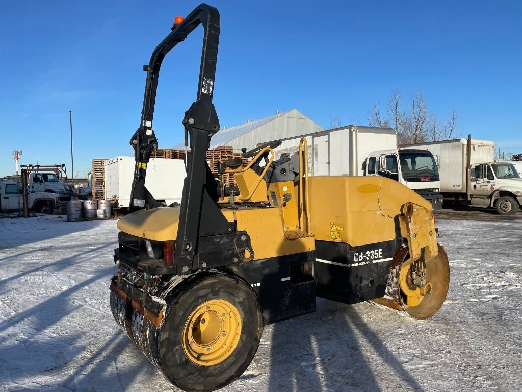 CAT CB 335 E