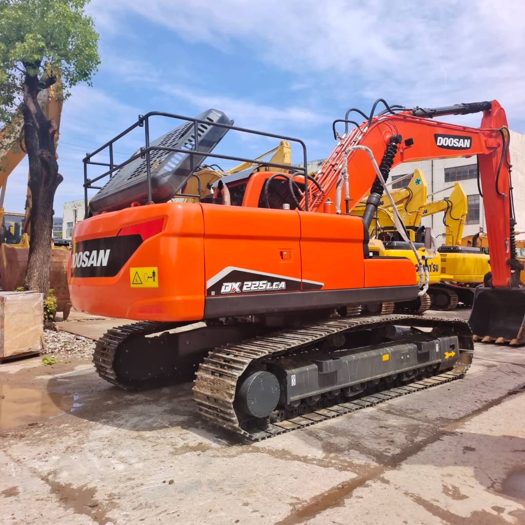2024 Doosan DX 225 Used Tracked Excavator for sale | P&E