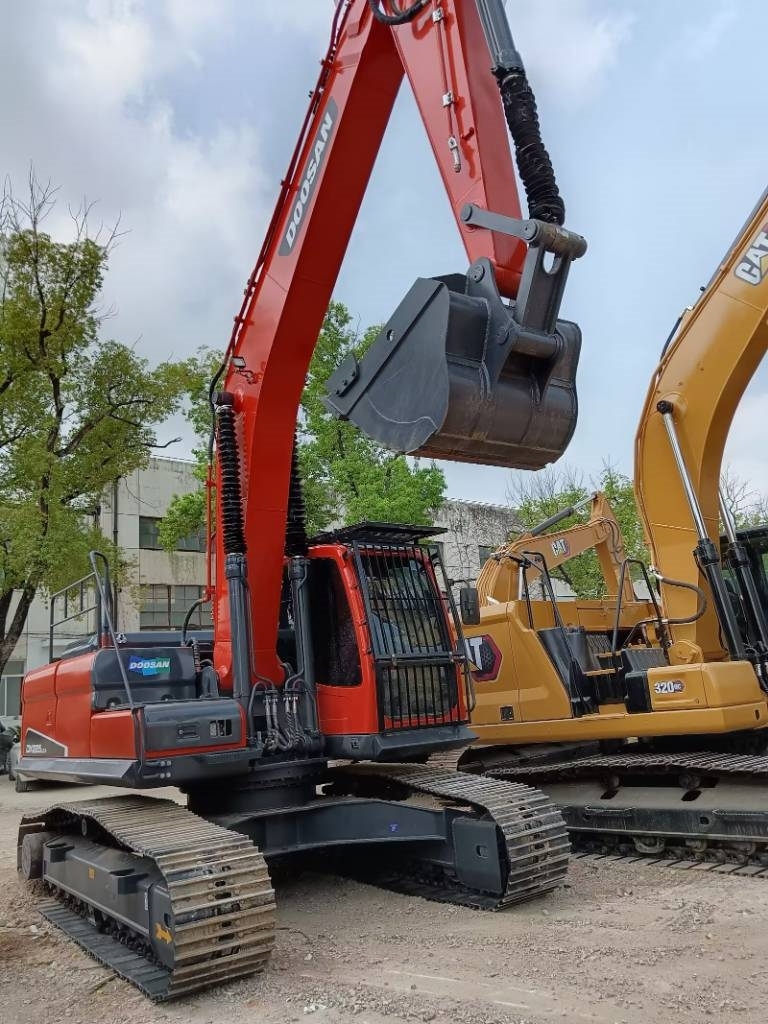 2024 Doosan DX 225 Used Tracked Excavator for sale | P&E