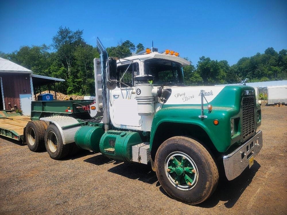Mack R 688 ST