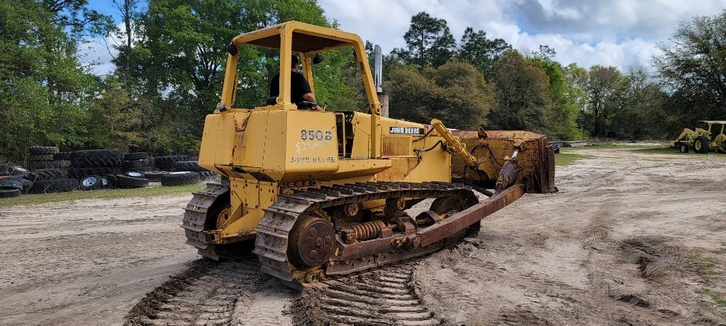 John Deere 850 B