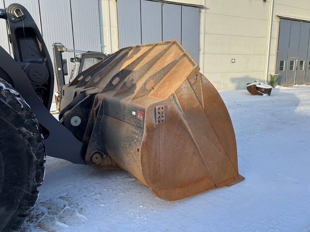 Buy Used Volvo L260H Wheel loader for sale in Stockholm, Sweden · PAN ...