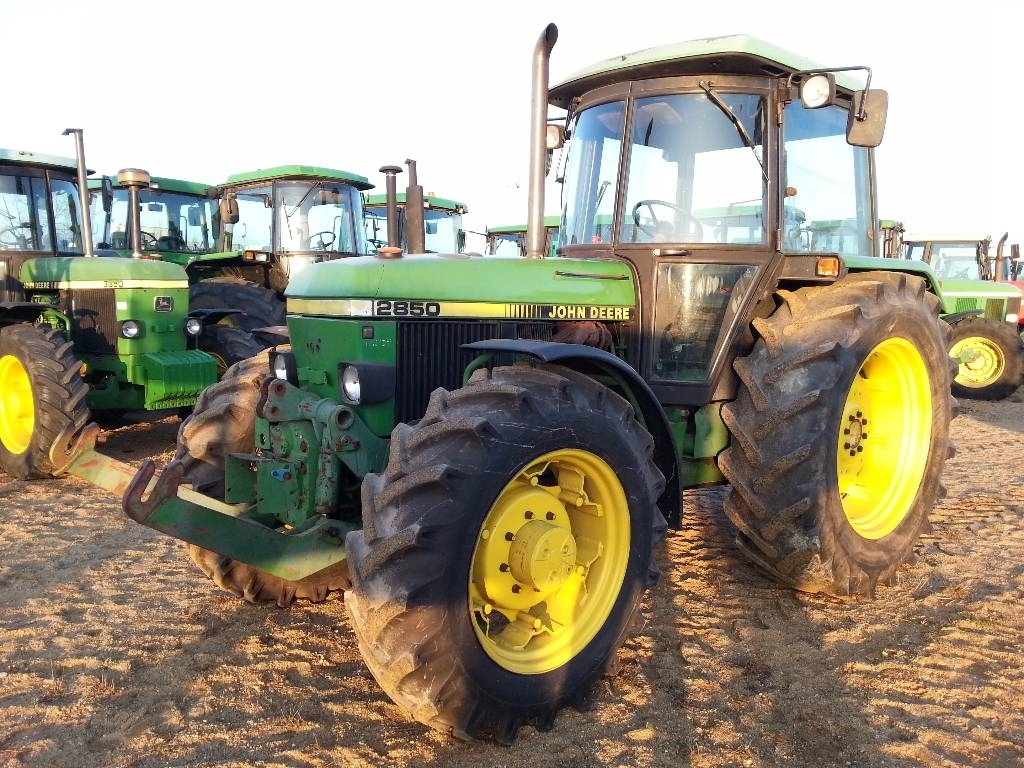 John Deere 2850 occasion, Prix: 10 069 €, Année d'immatriculation: 1988 ...