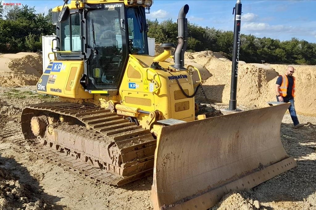 Komatsu D51 PX-24 - Crawler dozers - Construction - Thomas Plant Hire
