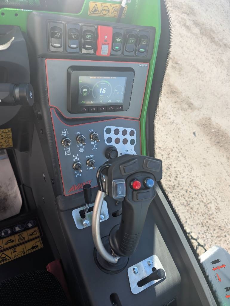 Avant 860 i BLACK EDITION! Super lagerkampanj! - Kompaktlastare ...