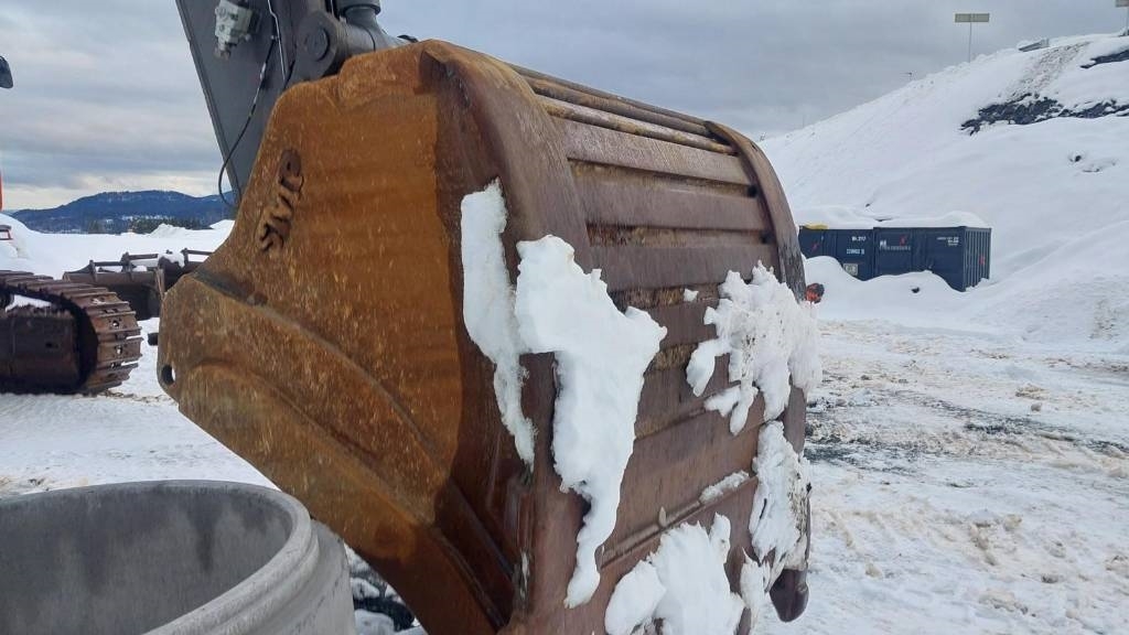 Buy Used Volvo EC550EL Crawler Excavator for sale in Stockholm, Sweden ...