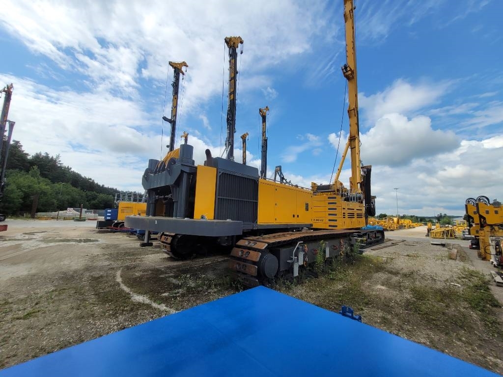 Bauer MC 128 cutter rig.plus - Seilbagger / Schlitzwandequipment ...