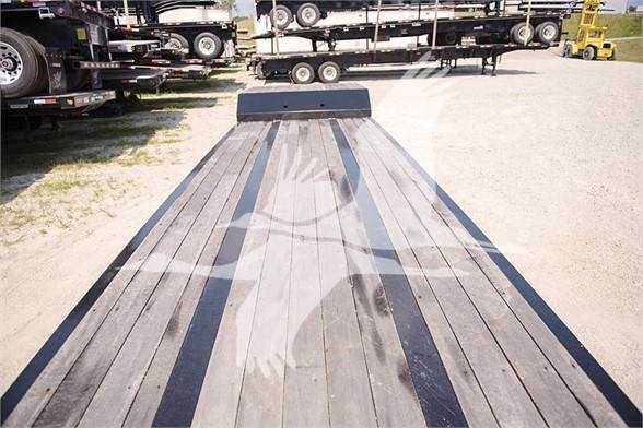 Fontaine RENT ME! Fontaine 40 ton Lowboy RGN