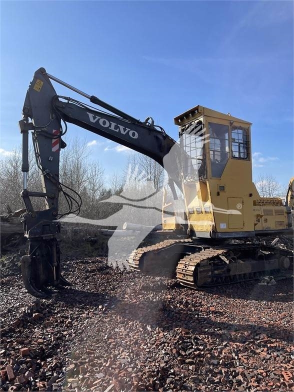 Volvo EC240B LC