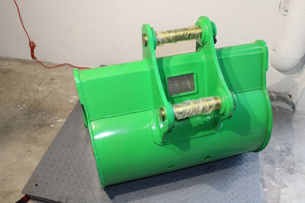 JM Attachments GP Bucket 36" for Takeuchi TB180